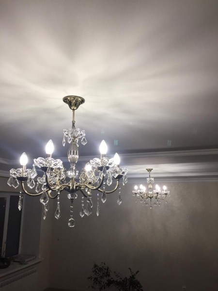 Установка люстра и карниз