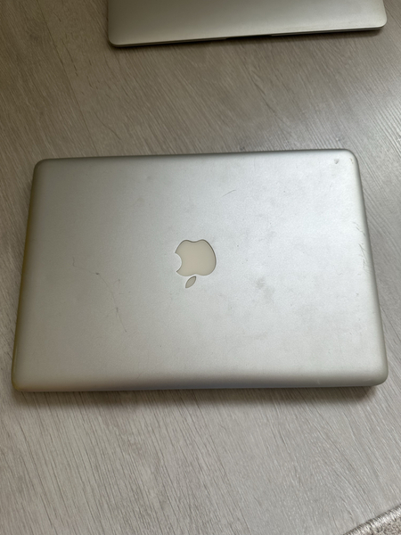 Macbook pro продам на запчасти