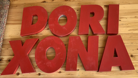 DORIXONA rangli formadagi xarflar