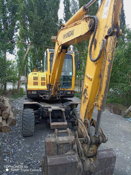 HYUNDAI 555W-7 сотилади