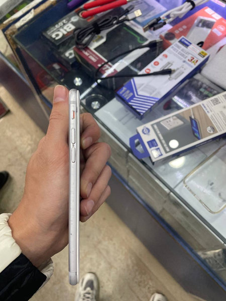 Iphone 6G 16G sotiladi