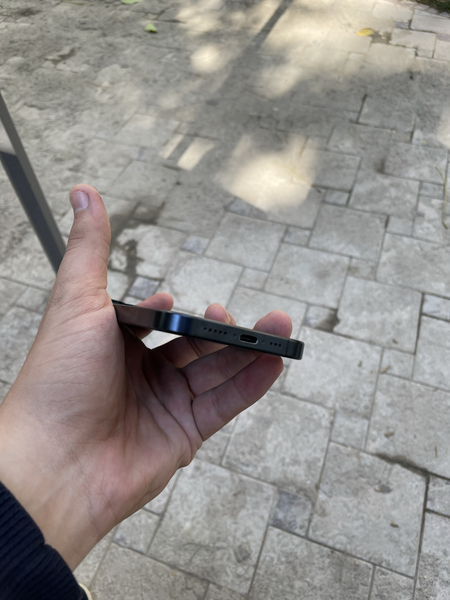 Iphone 15 pro 128 Gb ideal karobka dokument