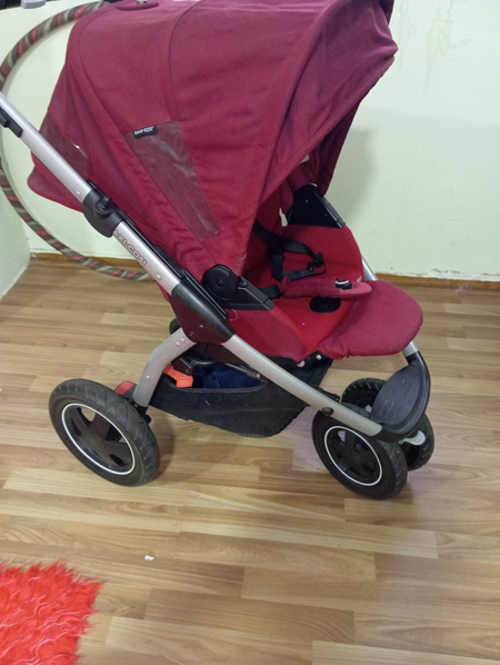 Коляска, фирма MAXi-COSi