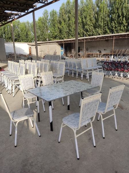 Prakatga chiqarsh uchin stollar tayyorlemiz