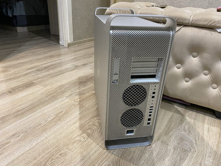 * кейс от Apple Mac Pro