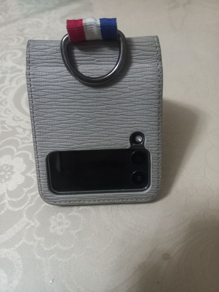 Продаётся телефон Z Flip 3