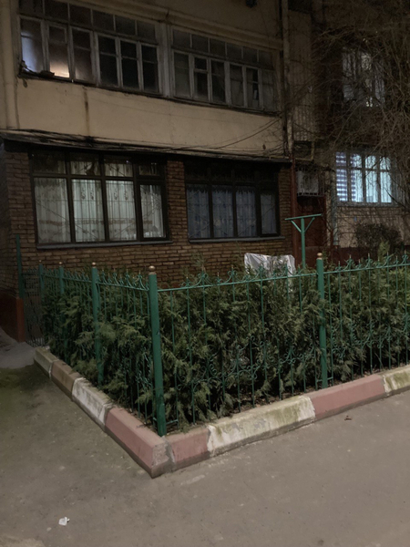 Очень дорого! Продается своя трехкомнатная квартира