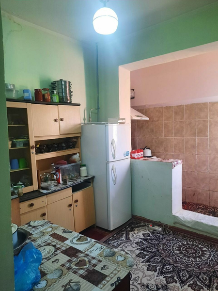 Kadeshva bozor yonidan kvartira sotiladi