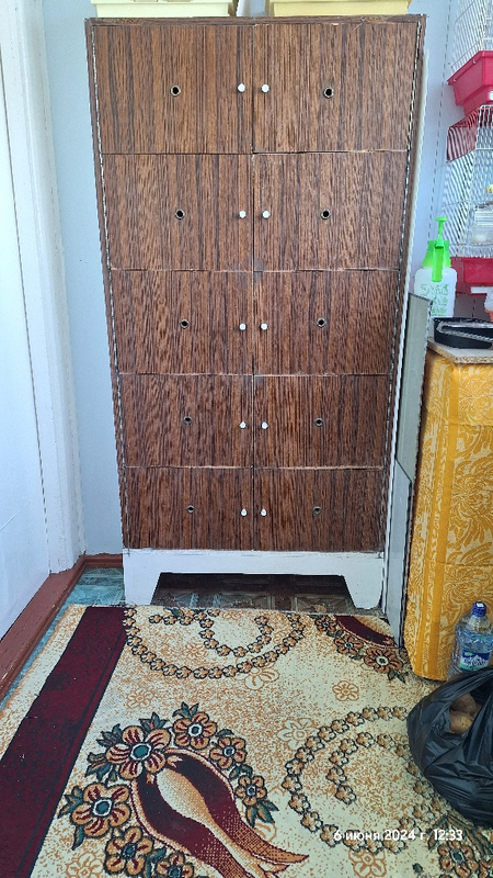 Продам шкаф с клетками