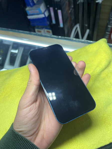 iPhone12 canada