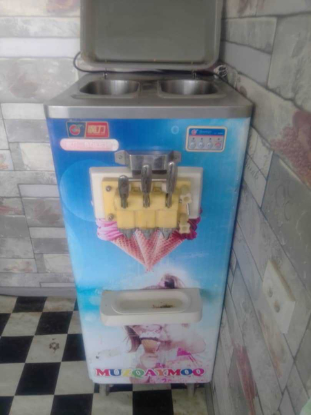 Frizeer muzqaymoq aparati sotiladi