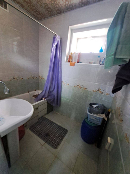 Продается 2 ком. Квартира 77 серия на 3 этаже площадью 65 кв.м.