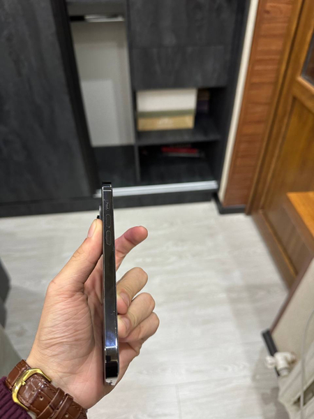 iPhone 14 pro LLA