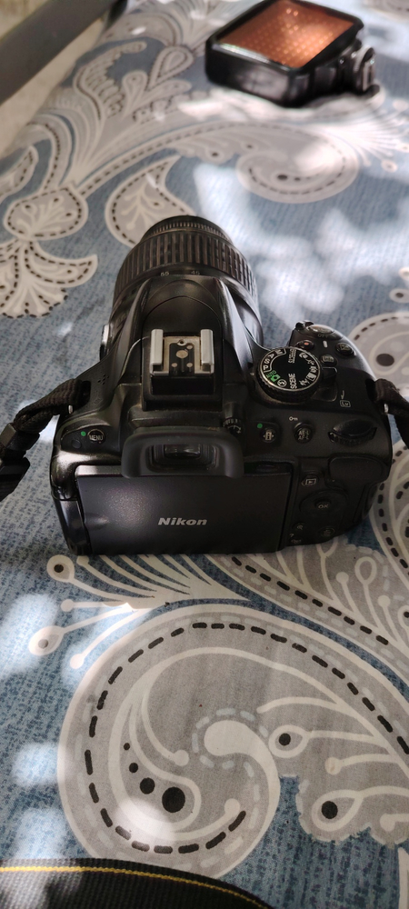 Nikon 5100 sotiladi