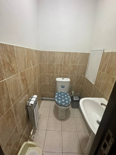 Sotiladi srochna 8 xudud  dvaynoy zal uch xona qisa boladi