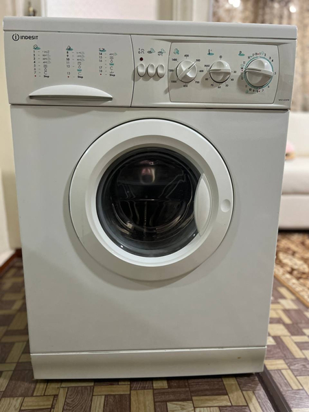 Стиральная машина Indesit в отличном состояним