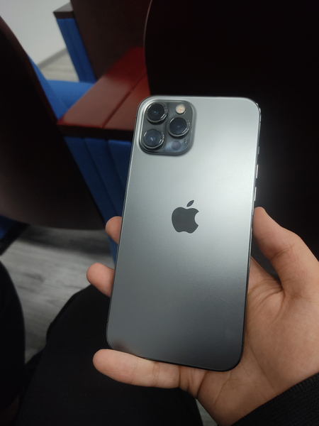 Iphone 12 Pro Max. IDEAL !!! KAROBKD