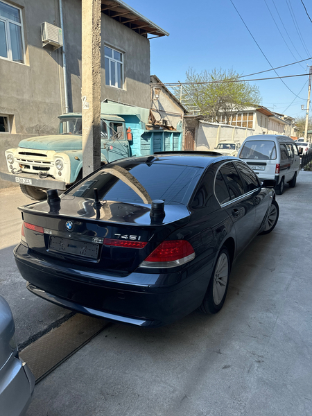 BMW 745i E65 4.4