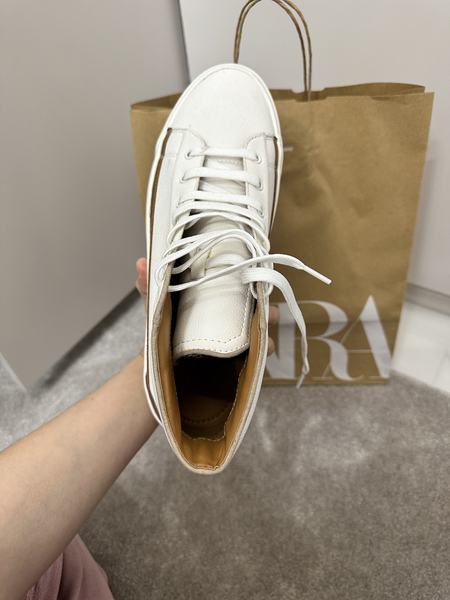 Zara 43 размер. Новые с подарочным пакетом.