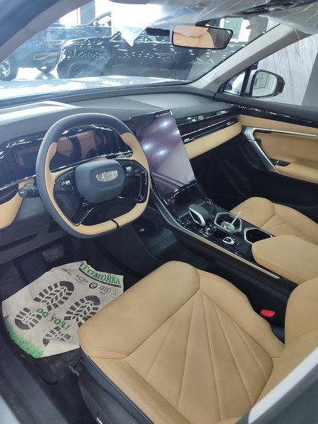 Продаю в рассрочку Geely Atlas