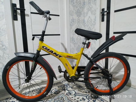 7/10 yoshga zo‘r velosiped sotiladi.