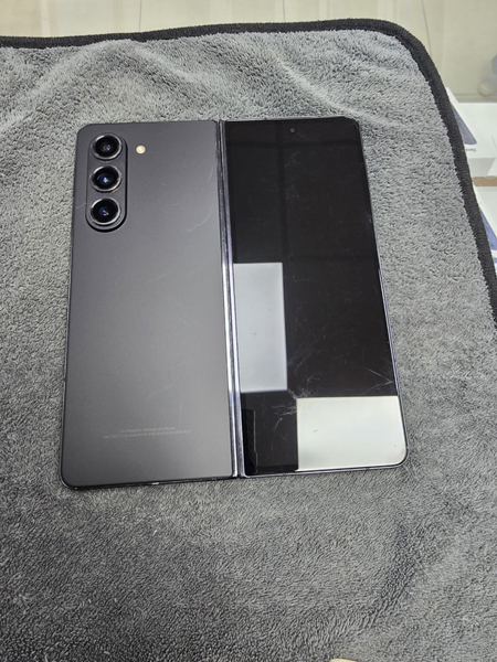 Продам б.у Samsung Galaxy Fold 5 512gb black