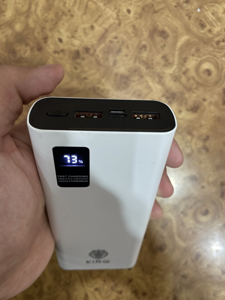 20 000 MAh powerbank srochno sotiladi!