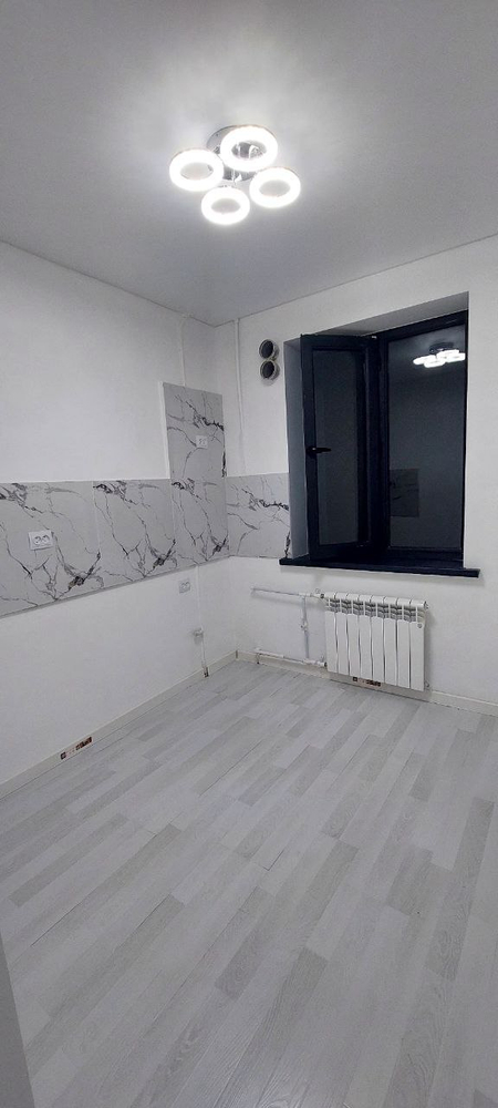 Мирзо Улугбек массив феруза 2/2/4 балкон 2*6
