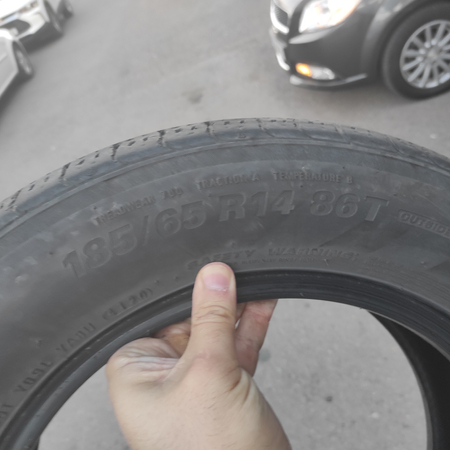 Spark balon b.u. 185/65/14 Kumho