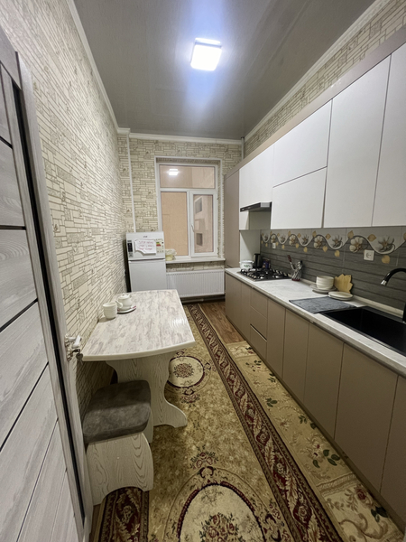 Сдается 3 х комнатная квартира на 4 этаже 350 $