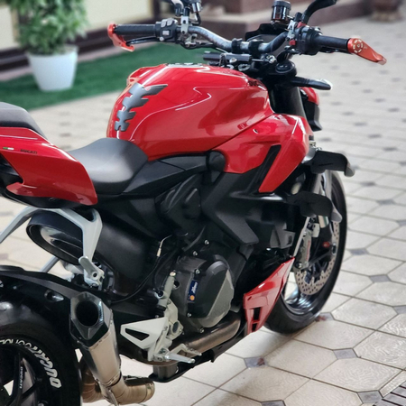 Ducati steretfaytir v2
