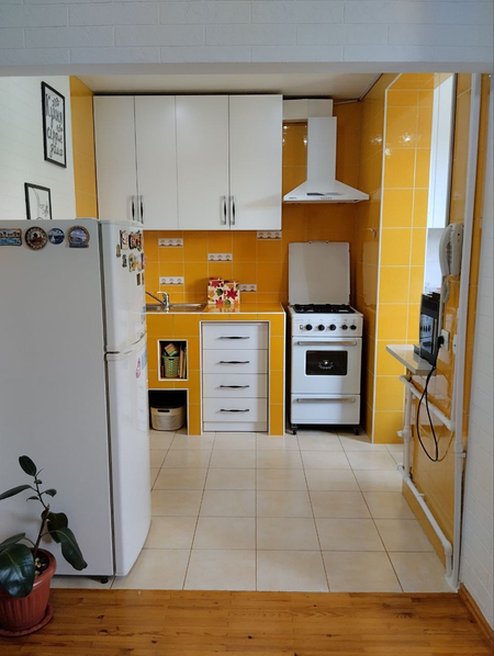 Продаётся квартира ,2 х комнатная,комнаты раздельные