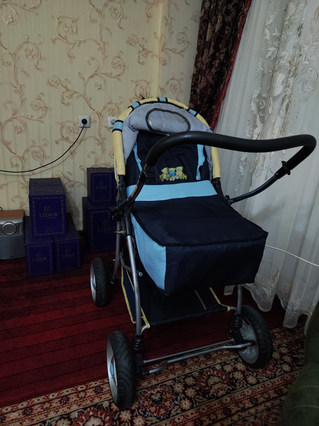 Детская коляска для детей