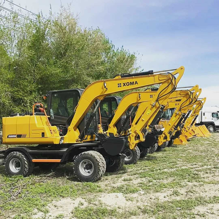 Экскаватор XG8085w с ручной передачей  0.3m³  48kw