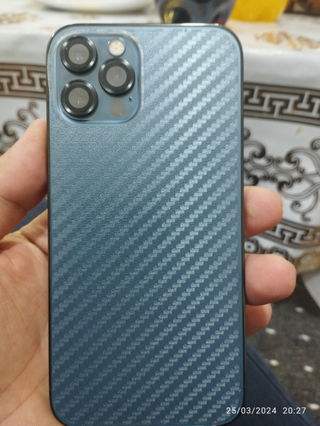 iphone 12  yoʻmkis 76