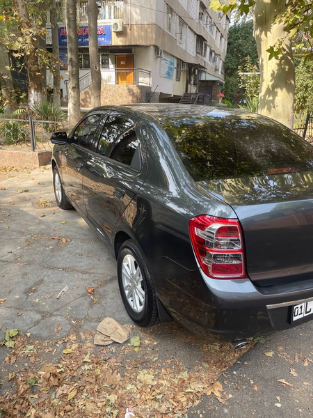 Chevrolet Cobalt , мокрый асфальт , автомат , 2022 год