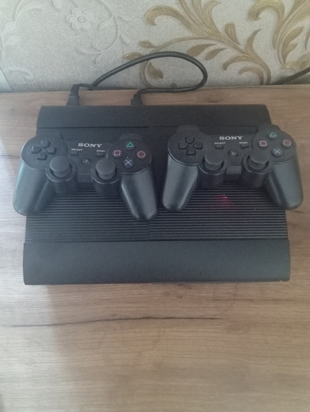 Продам PS 3 в отличном состоянии 500 gb