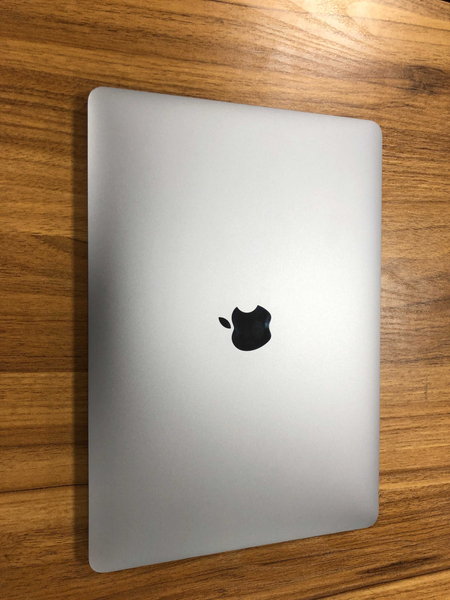 Macbook pro M1 13 dyum 8/256