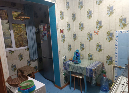 Продается квартира на 19 квартале Чиланзарского района. 2*3/2/4