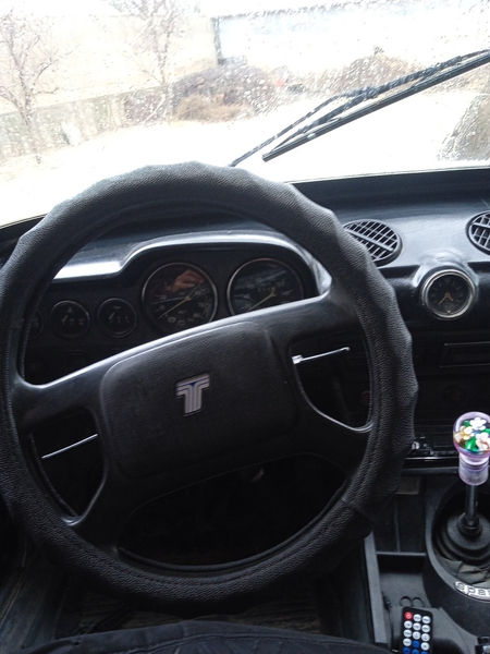 Vaz 2106 sotiladi