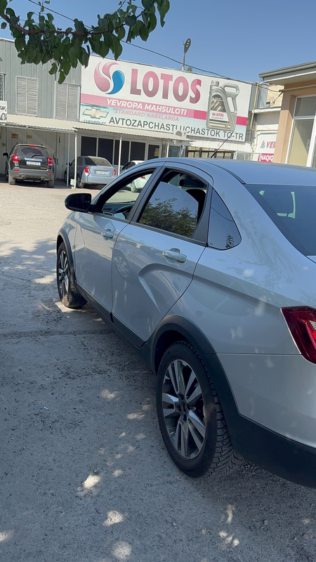 Lada Vesta Cross 1.8 full