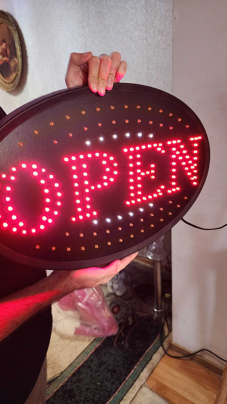 Табличка OPEN вывеска