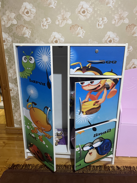 Срочно продаю детский шкаф.