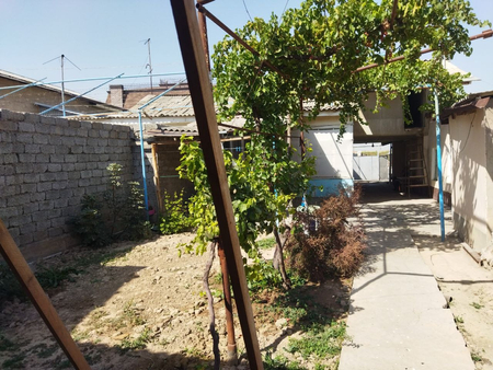 Hovli uy 4sotih  sotiladi