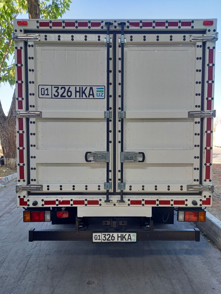 Продаётся автомобиль ISUZU