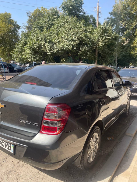 Chevrolet Cobalt , мокрый асфальт , автомат , 2022 год