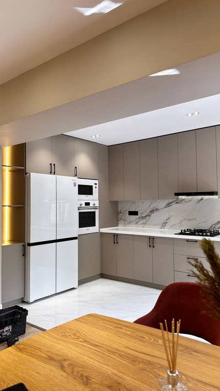 Ц-4, Центр, спецплан 4в3/2/9, 120 М², лоджия: 2,5*6,5 евро люкс!