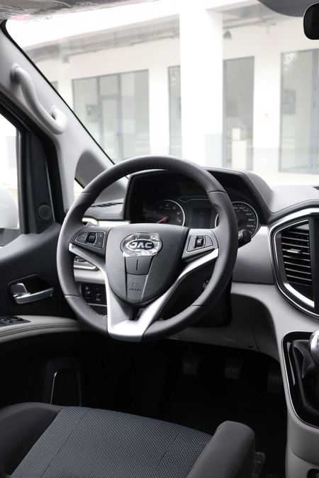 JAC M4 микроавтобуси наличида