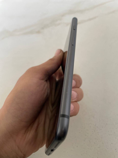 i phone 8 plus sotiladi 256 gb