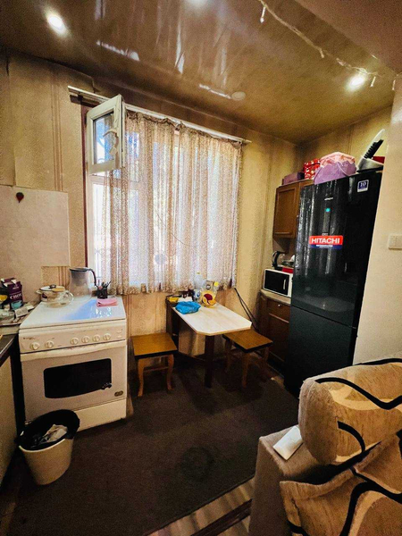 Продается Чиланзар 8 кв. 2в3/1/4 вдоль дороги под нежилое